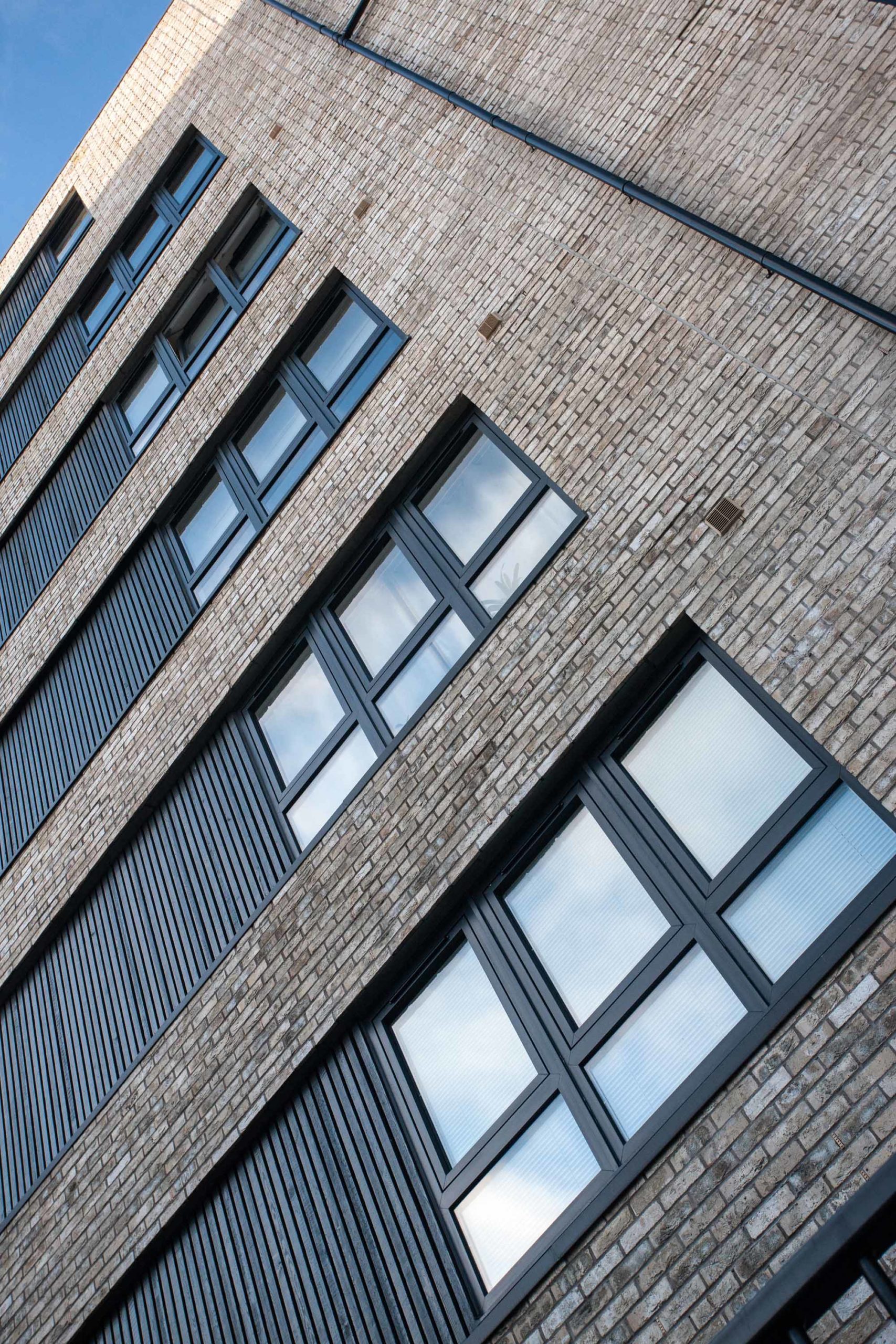 Modular waterfront development - Glass Times