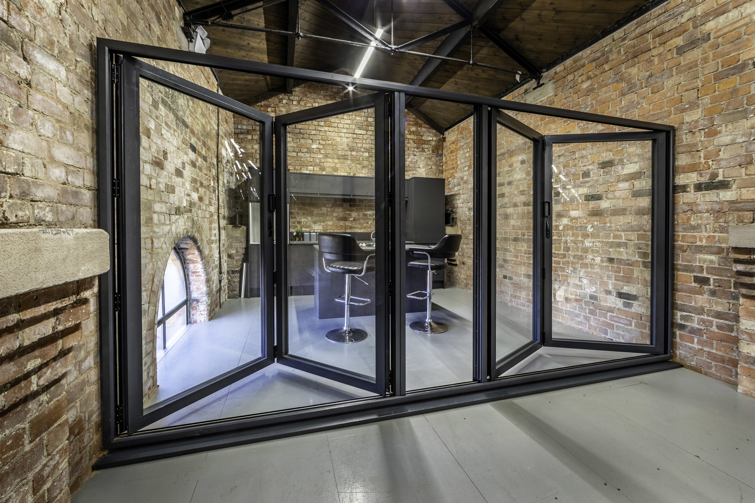 New showroom has ‘wow’ factor - Glass Times