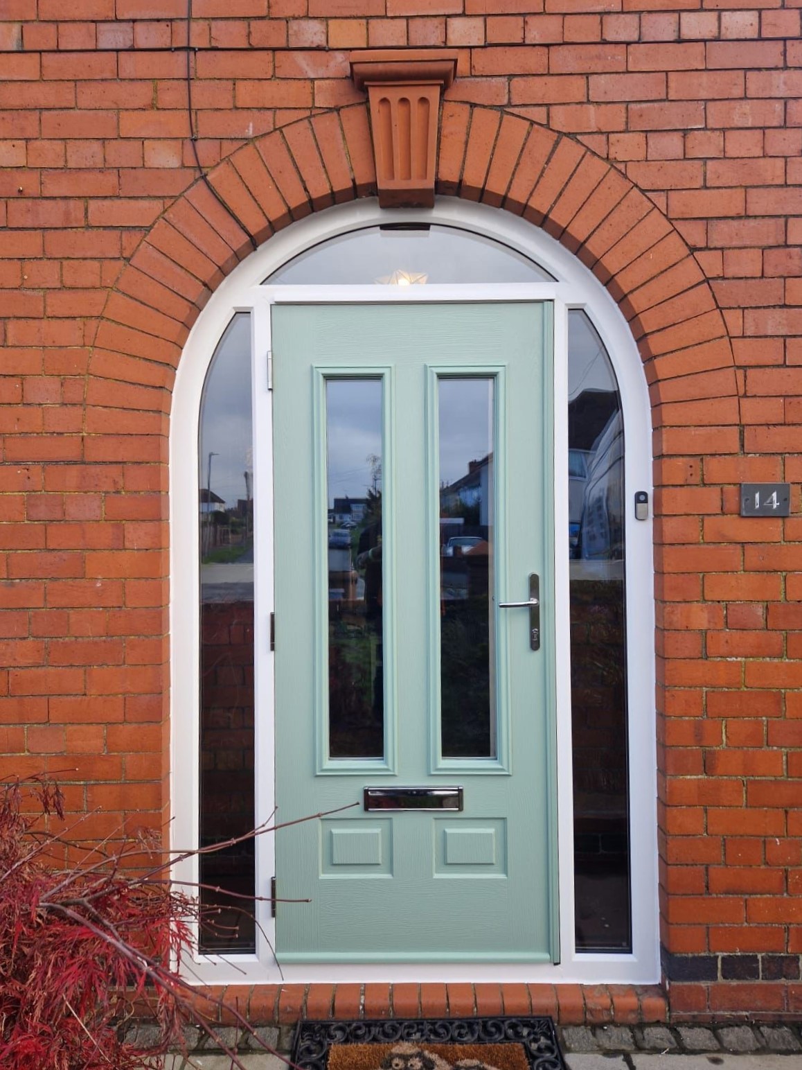 Comp Door launches arched frame solution - Glass Times