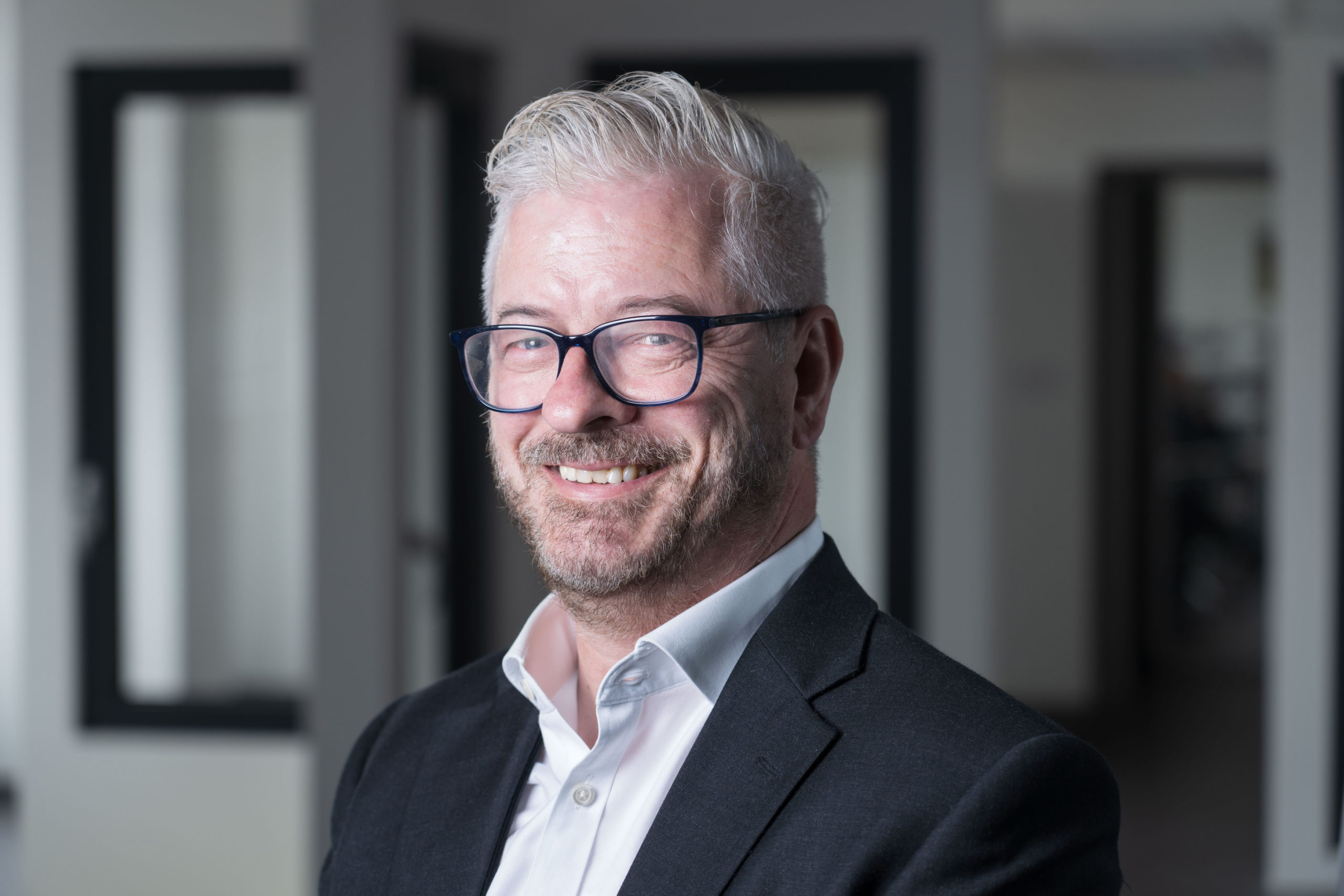 Comar launches Fuzion entrance door - Glass Times